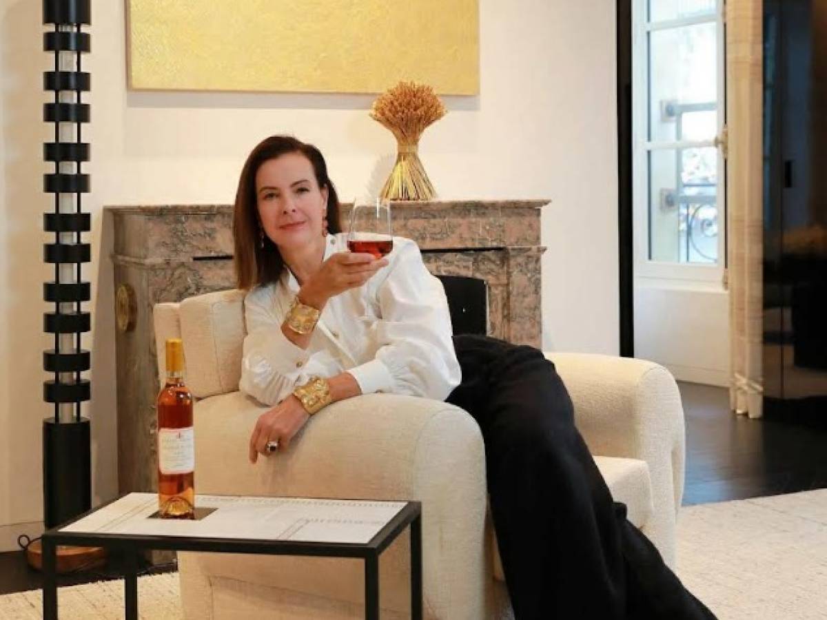 Pâques Vini atterrit à Pantelleria avec Carole Bouquet - Eureka Formation