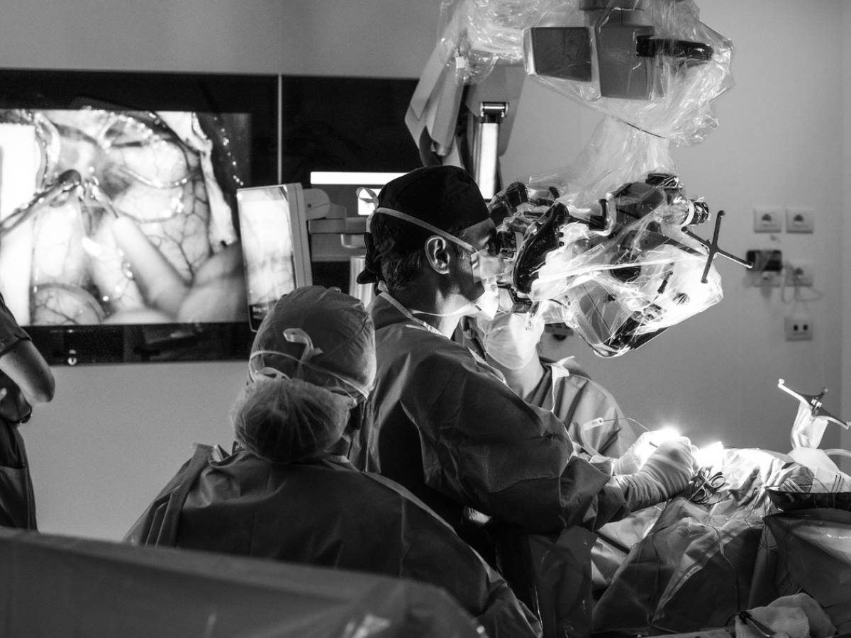 Le neurochirurgien qui parle au cerveau et au cœur : Christian Brogna ...